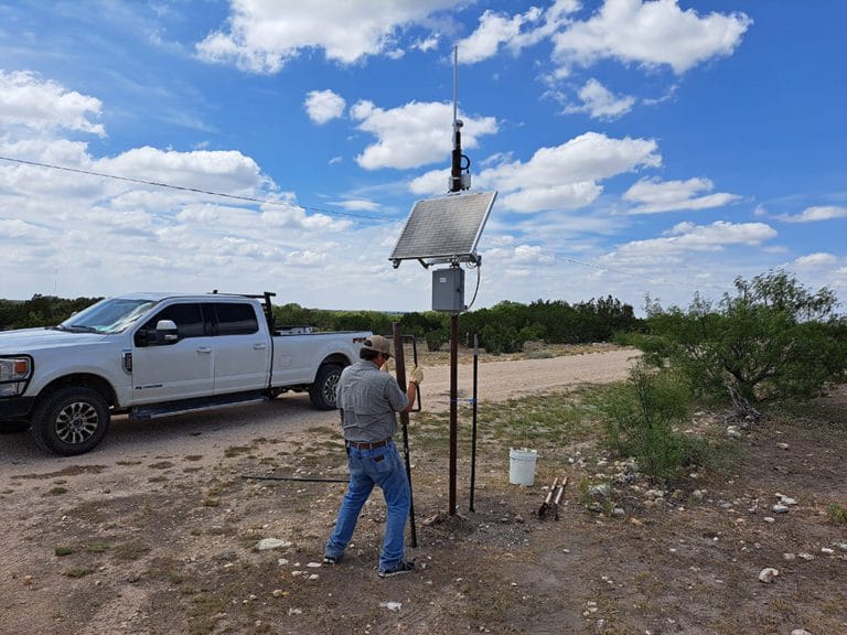 LoRaWAN Satellite Gateway - LoneStar Tracking®